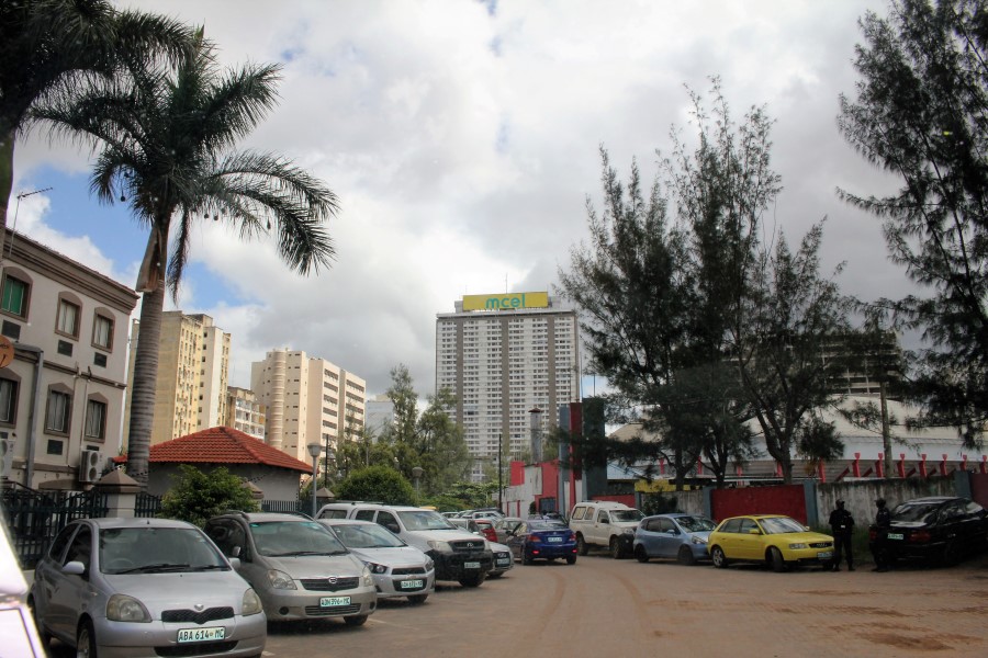 Relatos de uma viagem por terras de África (5) – “Primeiro dia na ...