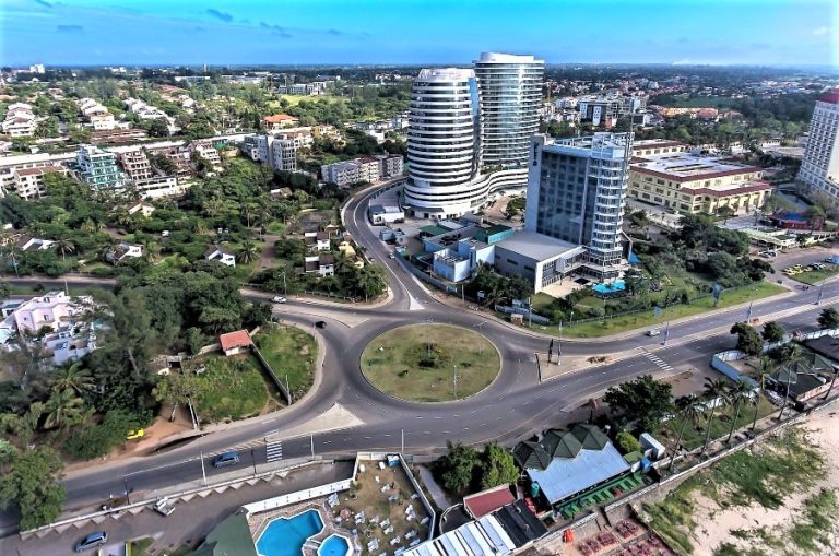 Relatos de uma viagem por terras de África (16) – “Queimando os últimos ...